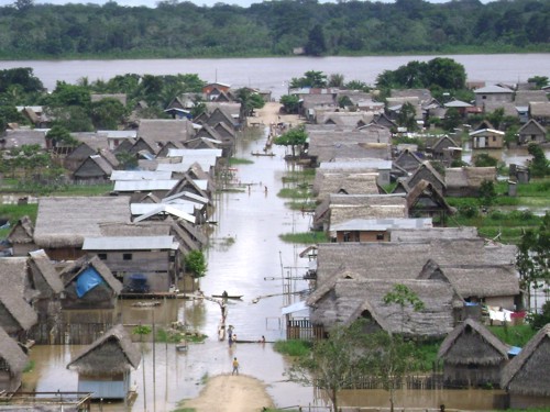 Principales calles de Contamana sufren inundaciones - Diario de ...