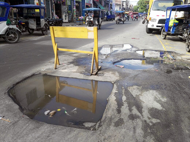 Pistas de la calle Arica se encuentran totalmente deterioradas - Diario ...
