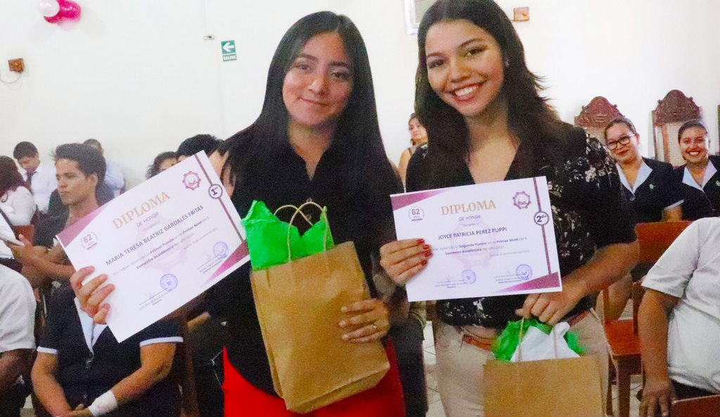 Facultad de Ingeniería Química UNAP distinguió a sus estudiantes más ...