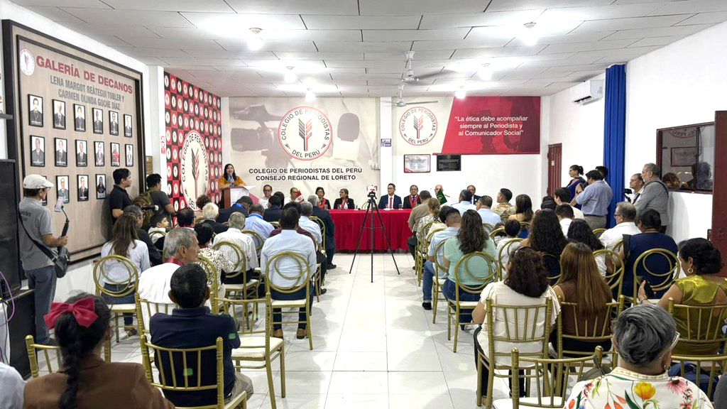Paul del Castillo juramentó como nuevo decano del Colegio de ...